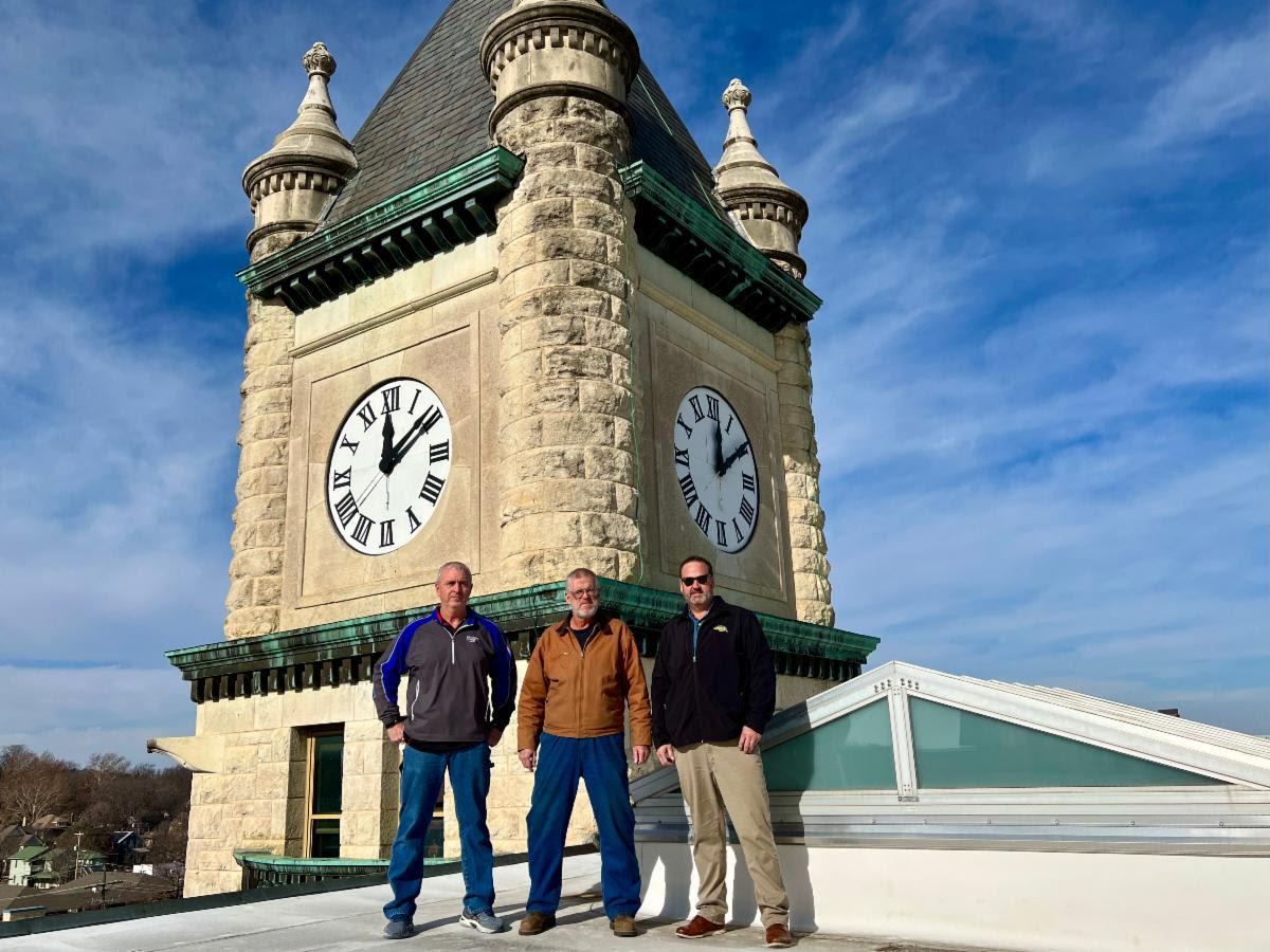 Douglas County Courthouse clocktower’s 117-year-old clock is ticking ...